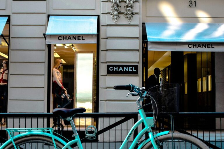 Paris na Primavera: Seu Roteiro para um Abril Inesquecível